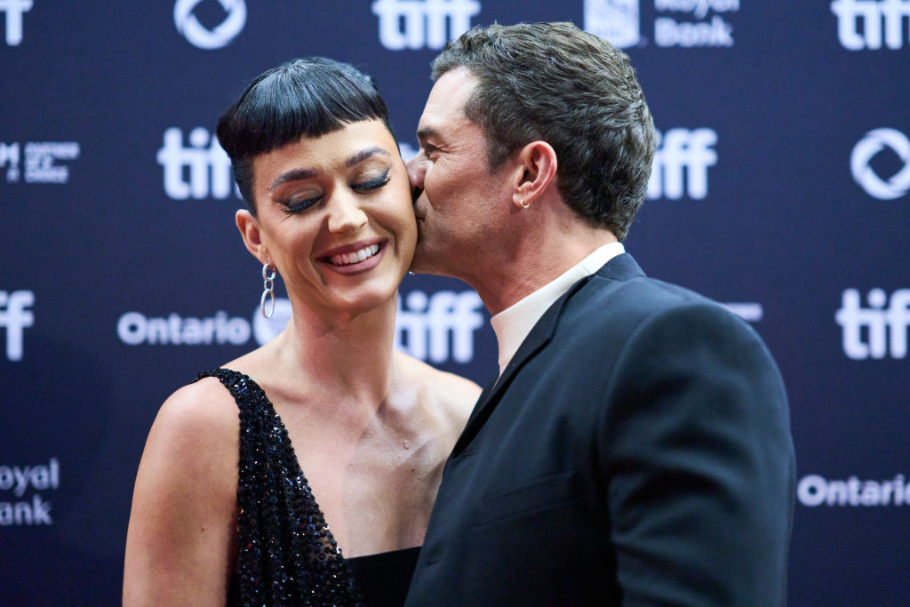 Katy Perry, Orlando Bloom split: Roar singer felt 'betrayed' by Lord of ...